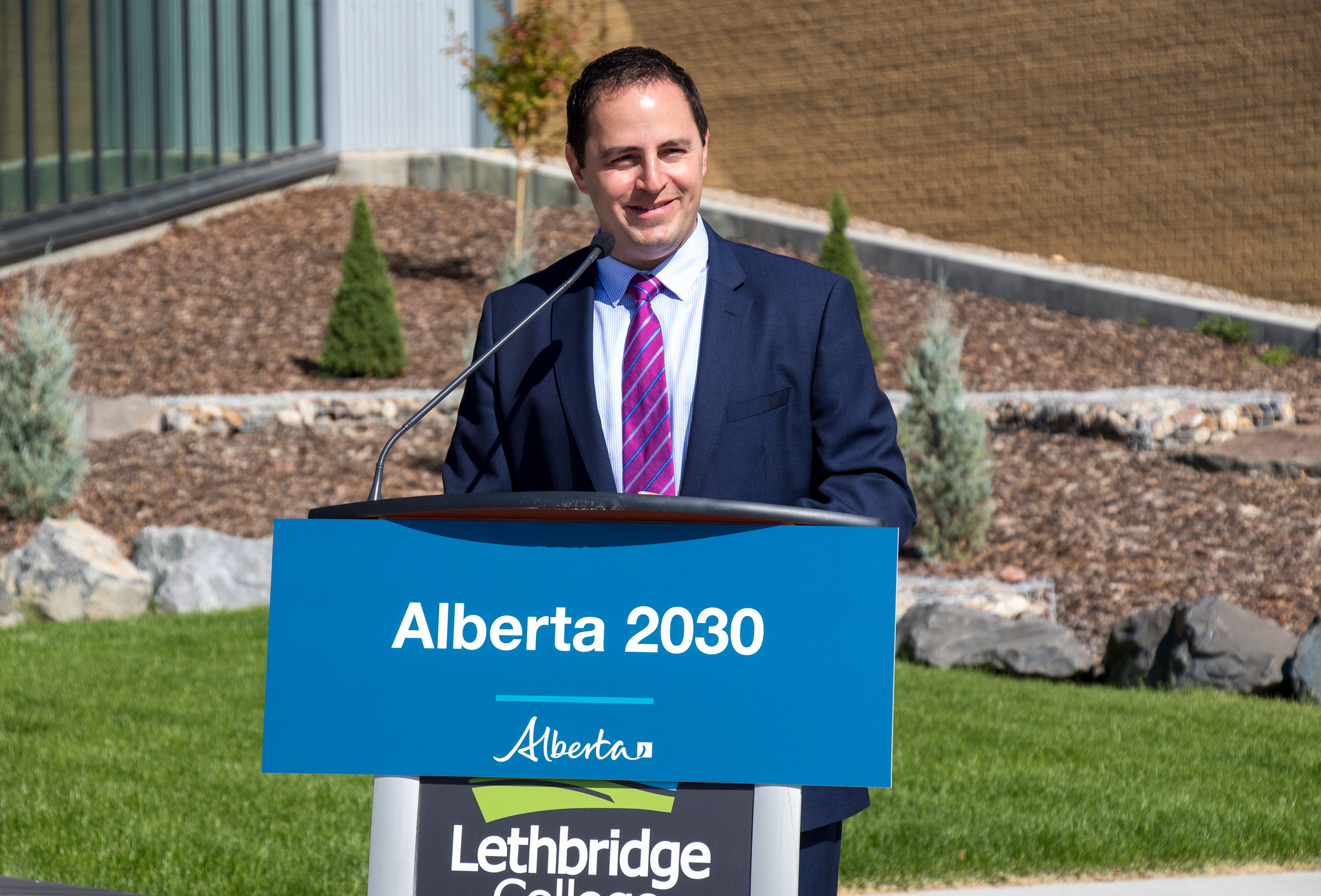 Alberta sets new standards for school libraries, bans sexually explicit content | Ponoka News